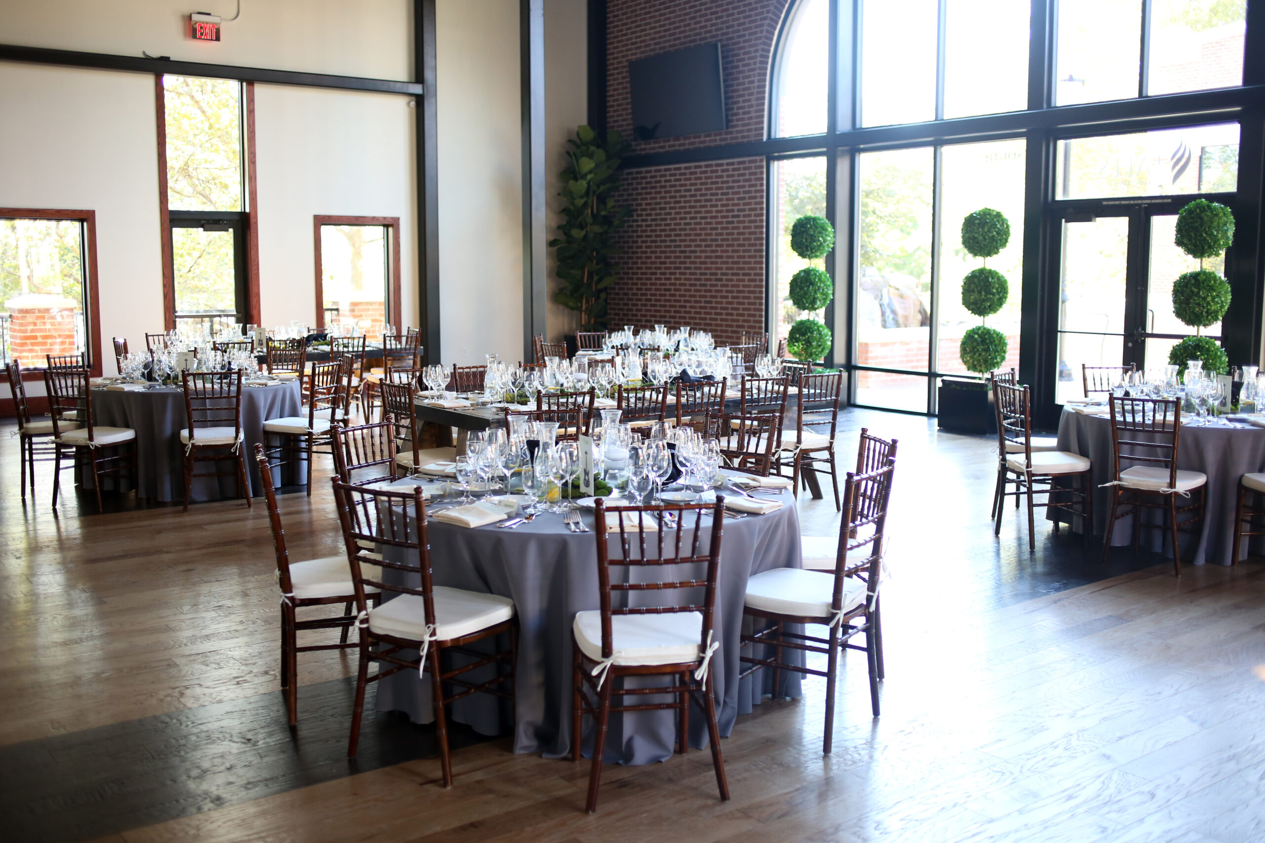 Our Favorite Event Rentals | Boxwood Wall - In The Event